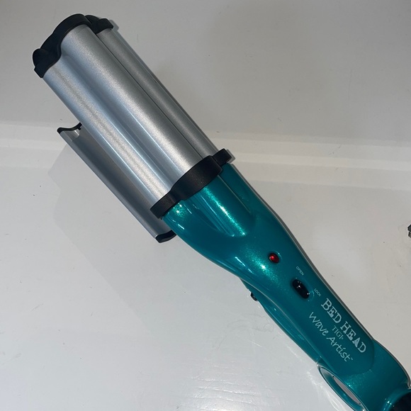 TIGI | Accessories | Wave Iron Like A Curling Iron But For Beach Waves ...
